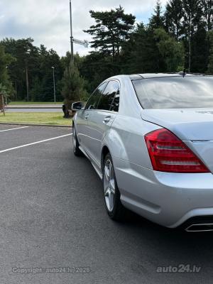 Pelēks Mercedes-Benz S-Class 2012 Tallina, ar dzinēja tilpumu 3.50 L un nobraukumu 317 tūkst. km par 12499 €, foto 12 vietnē AUTOMOTO.COM.LV