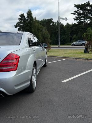 Pelēks Mercedes-Benz S-Class 2012 Tallina, ar dzinēja tilpumu 3.50 L un nobraukumu 317 tūkst. km par 12499 €, foto 13 vietnē AUTOMOTO.COM.LV