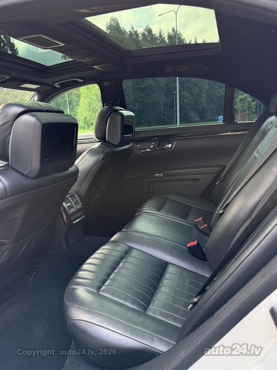 Pelēks Mercedes-Benz S-Class 2012 Tallina, ar dzinēja tilpumu 3.50 L un nobraukumu 317 tūkst. km par 12499 €, foto 14 vietnē AUTOMOTO.COM.LV