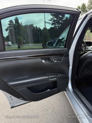 Pelēks Mercedes-Benz S-Class 2012 Tallina, ar dzinēja tilpumu 3.50 L un nobraukumu 317 tūkst. km par 12499 €, foto 17 vietnē AUTOMOTO.COM.LV