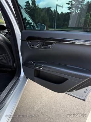 Pelēks Mercedes-Benz S-Class 2012 Tallina, ar dzinēja tilpumu 3.50 L un nobraukumu 317 tūkst. km par 12499 €, foto 18 vietnē AUTOMOTO.COM.LV