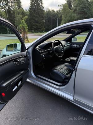 Pelēks Mercedes-Benz S-Class 2012 Tallina, ar dzinēja tilpumu 3.50 L un nobraukumu 317 tūkst. km par 12499 €, foto 24 vietnē AUTOMOTO.COM.LV