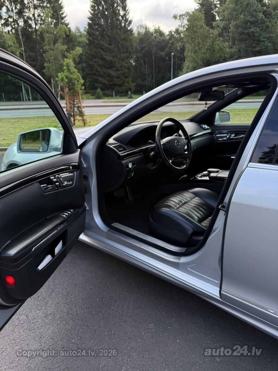 Pelēks Mercedes-Benz S-Class 2012 Tallina, ar dzinēja tilpumu 3.50 L un nobraukumu 317 tūkst. km par 12499 €, foto 24 vietnē AUTOMOTO.COM.LV