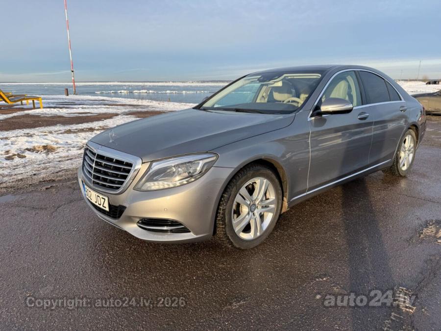 Grey Mercedes-Benz S-Class 2015 in Tallinn, with an engine capacity of 3.00 L and mileage of 122 thousand km for 24900 €, photo 1 on AUTOMOTO.COM.LV