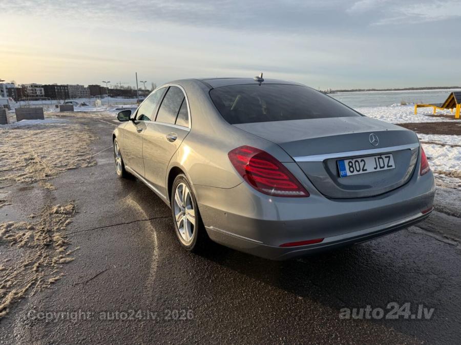 Grey Mercedes-Benz S-Class 2015 in Tallinn, with an engine capacity of 3.00 L and mileage of 122 thousand km for 24900 €, photo 2 on AUTOMOTO.COM.LV