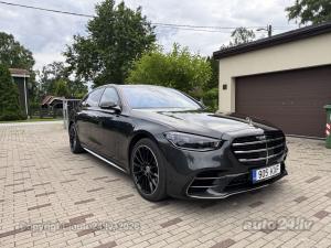 Pelēks Mercedes-Benz S-Class 2023 Tallina, ar dzinēja tilpumu 4.00 L un nobraukumu 50 tūkst. km par 124900 €, foto  vietnē AUTOMOTO.COM.LV