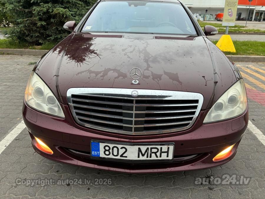 Красный Мерседес С Класс 2006 в Тарту, объемом двигателя 5.50 л и пробегом 385 тыс. км за 4999 €, фото 6 на AUTOMOTO.COM.LV