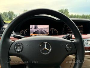 Красный Мерседес С Класс 2006 в Тарту, объемом двигателя 5.50 л и пробегом 385 тыс. км за 4999 €, фото 10 на AUTOMOTO.COM.LV