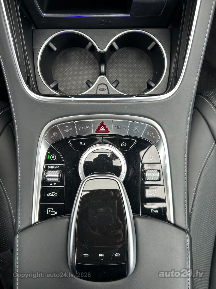 White Mercedes-Benz S-Class 2019 in Tallinn, with an engine capacity of 4.00 L and mileage of 76 thousand km for 74900 €, photo 19 on AUTOMOTO.COM.LV