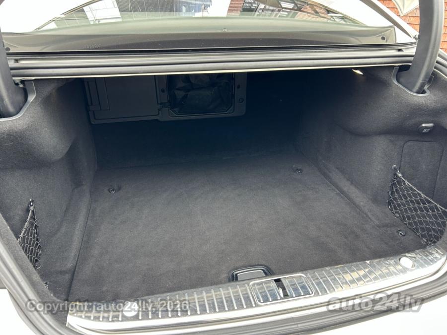 White Mercedes-Benz S-Class 2019 in Tallinn, with an engine capacity of 4.00 L and mileage of 76 thousand km for 74900 €, photo 29 on AUTOMOTO.COM.LV