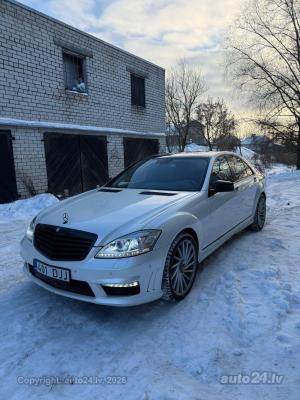 Balts Mercedes-Benz S-Class 2007 Tallina, ar dzinēja tilpumu 3.00 L un nobraukumu 373 tūkst. km par 7999 €, foto 5 vietnē AUTOMOTO.COM.LV