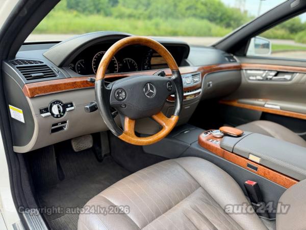 Balts Mercedes-Benz S-Class 2007 Hāpsalu, ar dzinēja tilpumu 3.00 L un nobraukumu 239 tūkst. km par 10700 €, foto 10 vietnē AUTOMOTO.COM.LV
