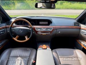 Balts Mercedes-Benz S-Class 2007 Hāpsalu, ar dzinēja tilpumu 3.00 L un nobraukumu 239 tūkst. km par 10700 €, foto 17 vietnē AUTOMOTO.COM.LV