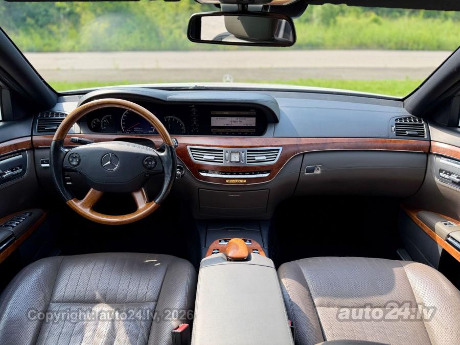 Balts Mercedes-Benz S-Class 2007 Hāpsalu, ar dzinēja tilpumu 3.00 L un nobraukumu 239 tūkst. km par 10700 €, foto 17 vietnē AUTOMOTO.COM.LV