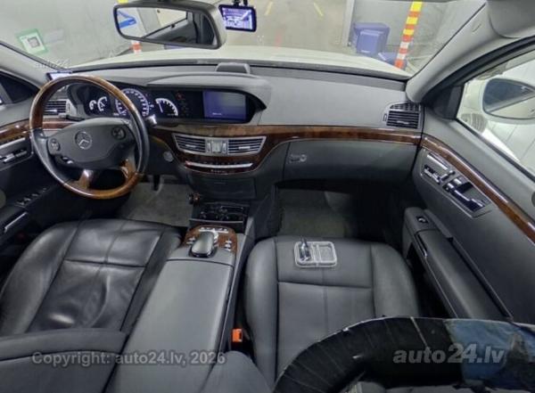 Balts Mercedes-Benz S-Class 2008 Tallina, ar dzinēja tilpumu 5.50 L un nobraukumu 79 tūkst. km par 11200 €, foto 3 vietnē AUTOMOTO.COM.LV