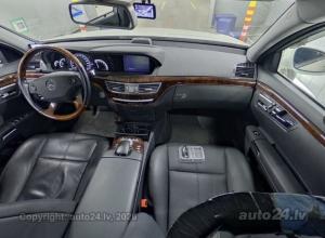 Balts Mercedes-Benz S-Class 2008 Tallina, ar dzinēja tilpumu 5.50 L un nobraukumu 79 tūkst. km par 11200 €, foto 4 vietnē AUTOMOTO.COM.LV