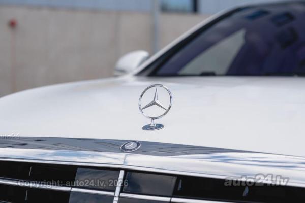 White Mercedes-Benz S-Class 2014 in Tallinn, with an engine capacity of 3.00 L and mileage of 140 thousand km for 31000 €, photo 11 on AUTOMOTO.COM.LV