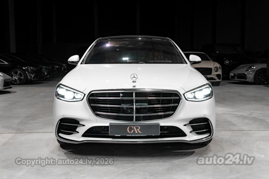 Balts Mercedes-Benz S-Class 2023 Rīga, ar dzinēja tilpumu 4.00 L un nobraukumu 68 tūkst. km par 125840 €, foto 2 vietnē AUTOMOTO.COM.LV