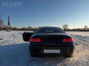 Melns Mercedes-Benz S63 AMG 2015 Rīga, ar dzinēja tilpumu 5.50 L un nobraukumu 59 tūkst. km par 59990 €, foto 2 vietnē AUTOMOTO.COM.LV