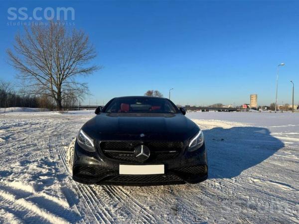 Melns Mercedes-Benz S63 AMG 2015 Rīga, ar dzinēja tilpumu 5.50 L un nobraukumu 59 tūkst. km par 59990 €, foto 3 vietnē AUTOMOTO.COM.LV