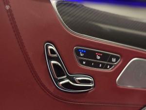 Черный Мерседес S63 AMG 2015 в Вильнюс, объемом двигателя 5.46 л и пробегом 98 тыс. км за 54990 €, фото 14 на AUTOMOTO.COM.LV