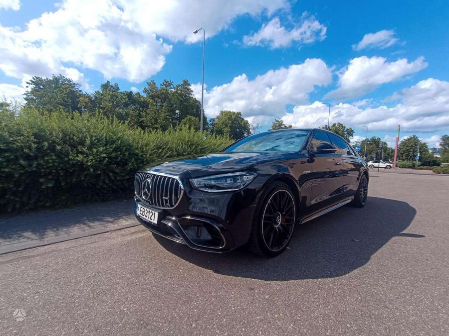 Melns Mercedes-Benz S63 AMG 2023 Viļņa, ar dzinēja tilpumu 3.98 L un nobraukumu 100 tūkst. km par 150000 €, foto 1 vietnē AUTOMOTO.COM.LV