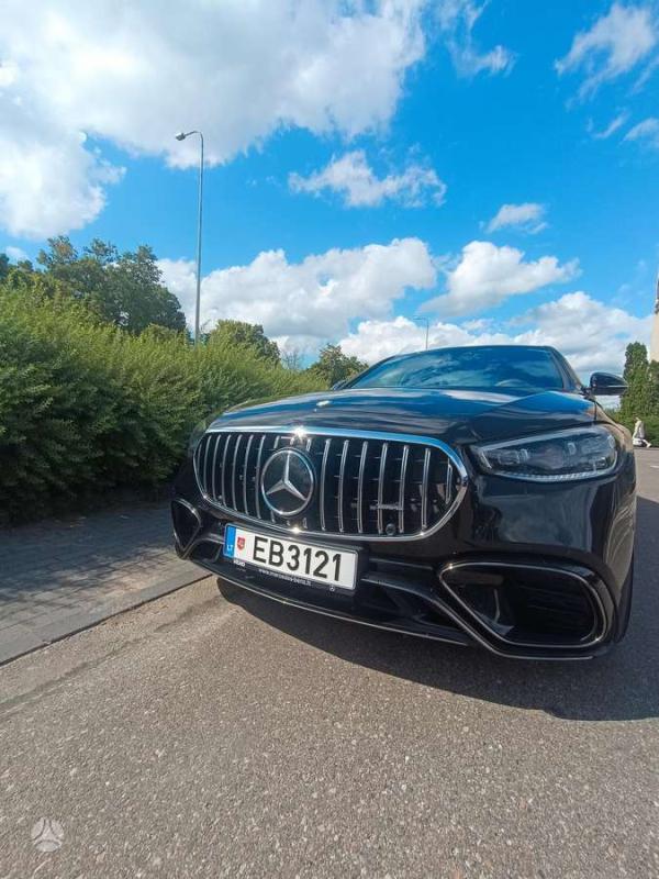 Melns Mercedes-Benz S63 AMG 2023 Viļņa, ar dzinēja tilpumu 3.98 L un nobraukumu 100 tūkst. km par 150000 €, foto 3 vietnē AUTOMOTO.COM.LV