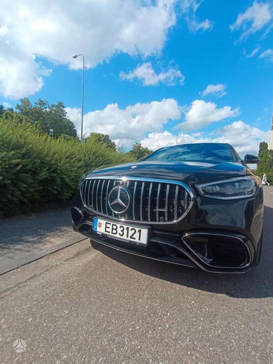 Melns Mercedes-Benz S63 AMG 2023 Viļņa, ar dzinēja tilpumu 3.98 L un nobraukumu 100 tūkst. km par 150000 €, foto 4 vietnē AUTOMOTO.COM.LV