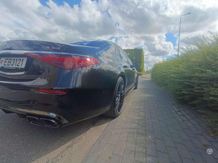 Melns Mercedes-Benz S63 AMG 2023 Viļņa, ar dzinēja tilpumu 3.98 L un nobraukumu 100 tūkst. km par 150000 €, foto 8 vietnē AUTOMOTO.COM.LV