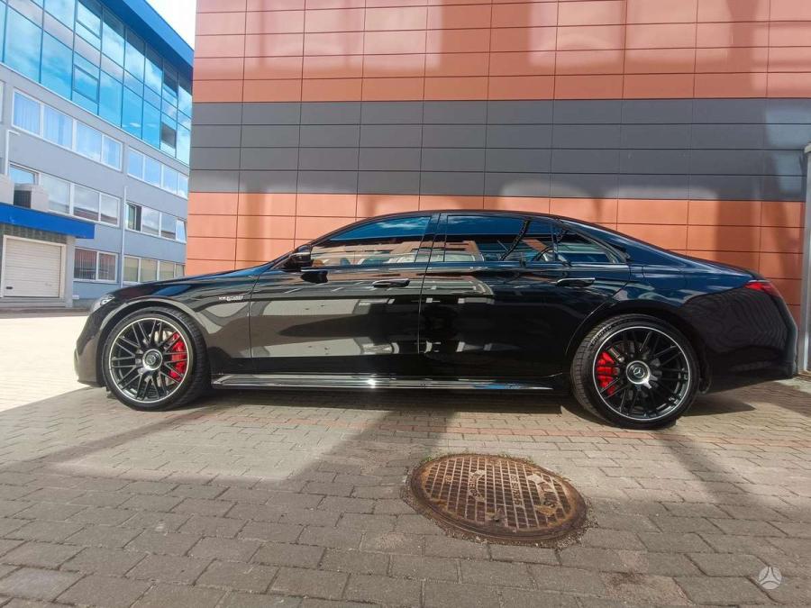 Melns Mercedes-Benz S63 AMG 2023 Viļņa, ar dzinēja tilpumu 3.98 L un nobraukumu 100 tūkst. km par 150000 €, foto 15 vietnē AUTOMOTO.COM.LV