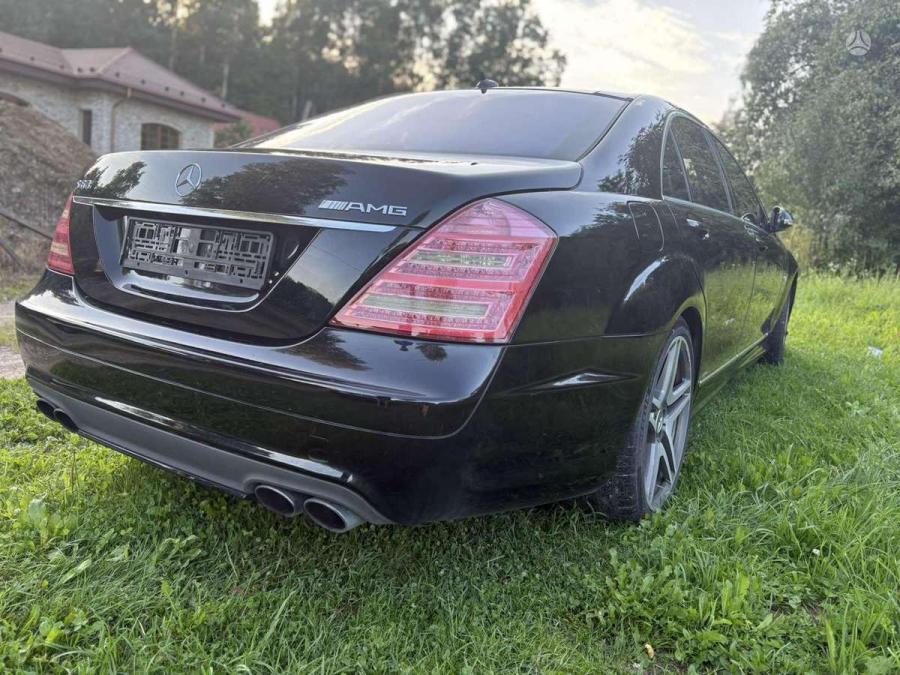 Черный Мерседес S63 AMG 2007 в Вильнюс, объемом двигателя 6.20 л и пробегом 164 тыс. км за 23800 €, фото 4 на AUTOMOTO.COM.LV