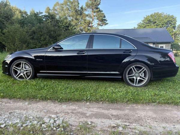 Черный Мерседес S63 AMG 2007 в Вильнюс, объемом двигателя 6.20 л и пробегом 164 тыс. км за 23800 €, фото 4 на AUTOMOTO.COM.LV