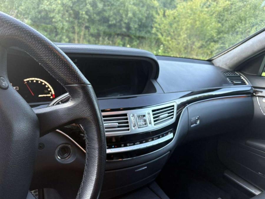 Черный Мерседес S63 AMG 2007 в Вильнюс, объемом двигателя 6.20 л и пробегом 164 тыс. км за 23800 €, фото 7 на AUTOMOTO.COM.LV