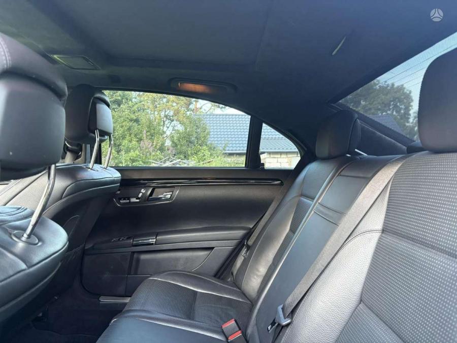 Черный Мерседес S63 AMG 2007 в Вильнюс, объемом двигателя 6.20 л и пробегом 164 тыс. км за 23800 €, фото 10 на AUTOMOTO.COM.LV
