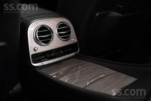 Melns Mercedes-Benz S63 AMG 2015 Rīga, ar dzinēja tilpumu 5.50 L un nobraukumu 110 tūkst. km par 55000 €, foto 35 vietnē AUTOMOTO.COM.LV