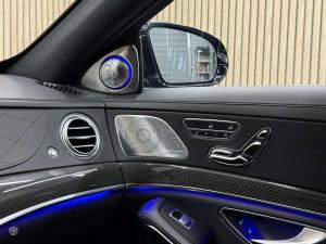 Черный Мерседес S63 AMG 2017 в Мариямполе, объемом двигателя 3.98 л и пробегом 155 тыс. км за 53000 €, фото 44 на AUTOMOTO.COM.LV