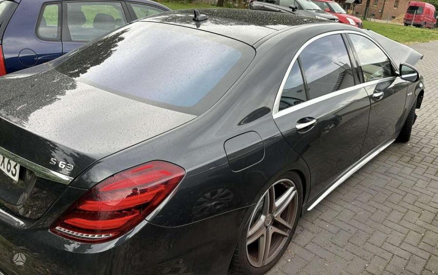 Черный Мерседес S63 AMG 2017 в Алитус, объемом двигателя 5.46 л и пробегом 195 тыс. км за 19900 €, фото 3 на AUTOMOTO.COM.LV