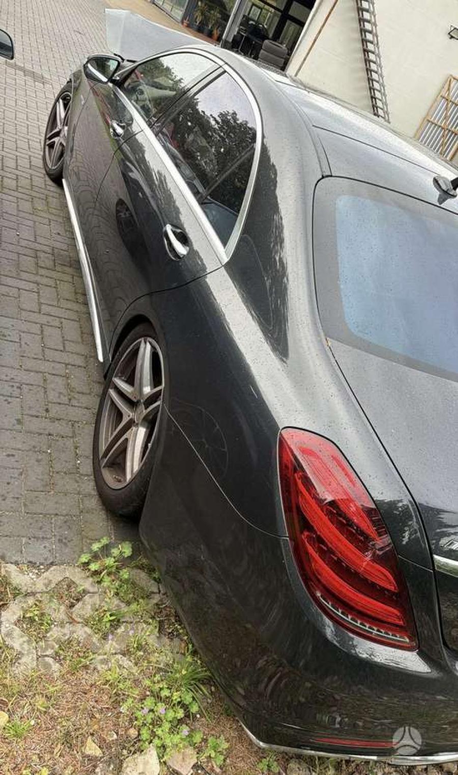Черный Мерседес S63 AMG 2017 в Алитус, объемом двигателя 5.46 л и пробегом 195 тыс. км за 19900 €, фото 4 на AUTOMOTO.COM.LV