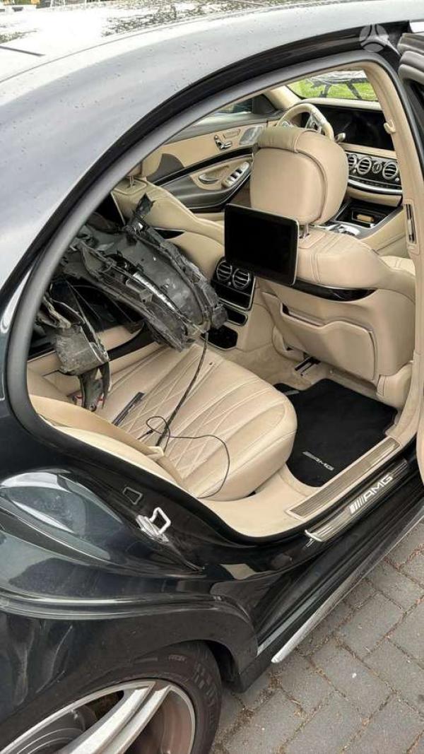 Черный Мерседес S63 AMG 2017 в Алитус, объемом двигателя 5.46 л и пробегом 195 тыс. км за 19900 €, фото 7 на AUTOMOTO.COM.LV