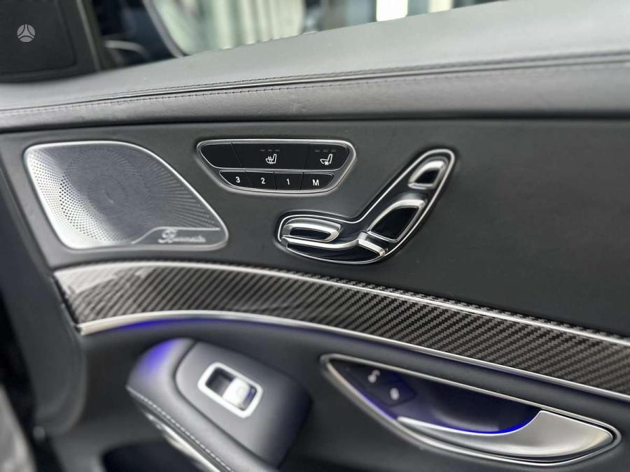 Черный Мерседес S63 AMG 2020 в Вильнюс, объемом двигателя 3.98 л и пробегом 93 тыс. км за 57500 €, фото 16 на AUTOMOTO.COM.LV