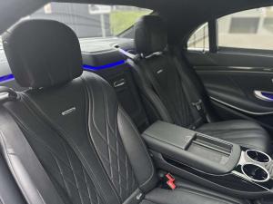 Черный Мерседес S63 AMG 2020 в Вильнюс, объемом двигателя 3.98 л и пробегом 93 тыс. км за 57500 €, фото 25 на AUTOMOTO.COM.LV