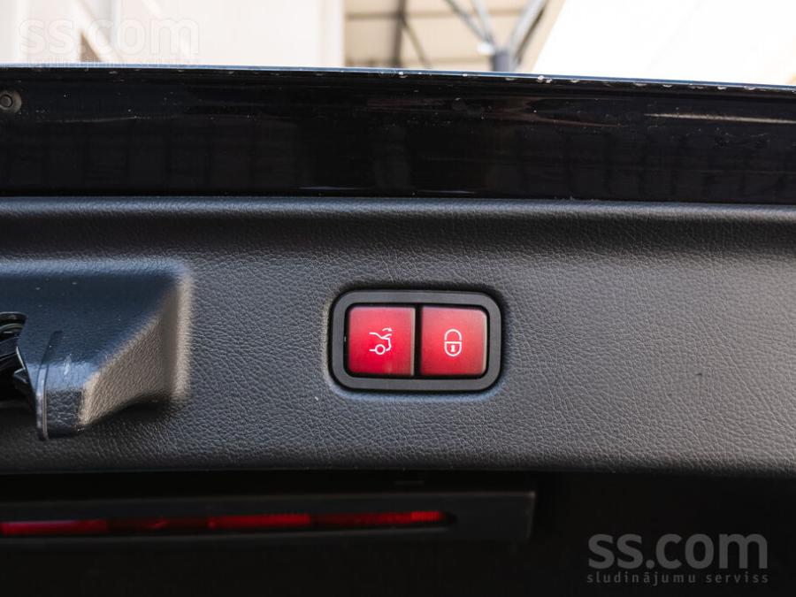 Melns Mercedes-Benz S63 AMG 2024 Rīga, ar dzinēja tilpumu 4.00 L un nobraukumu 26 tūkst. km par 175000 €, foto 12 vietnē AUTOMOTO.COM.LV