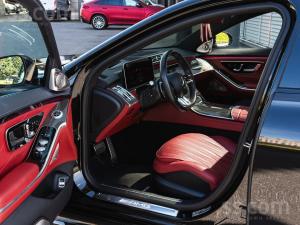 Melns Mercedes-Benz S63 AMG 2024 Rīga, ar dzinēja tilpumu 4.00 L un nobraukumu 26 tūkst. km par 175000 €, foto 13 vietnē AUTOMOTO.COM.LV
