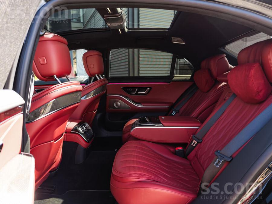 Melns Mercedes-Benz S63 AMG 2024 Rīga, ar dzinēja tilpumu 4.00 L un nobraukumu 26 tūkst. km par 175000 €, foto 19 vietnē AUTOMOTO.COM.LV