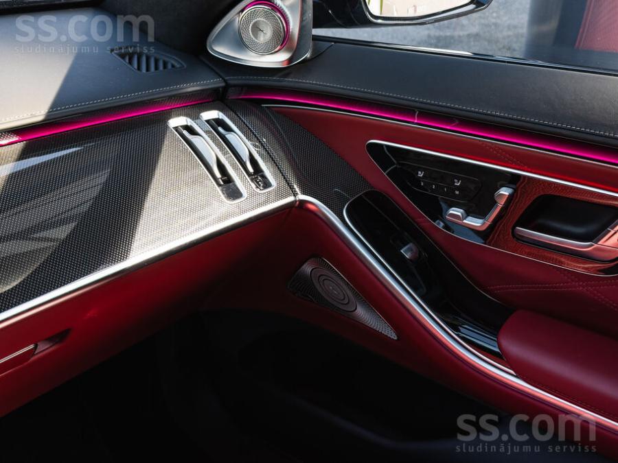 Melns Mercedes-Benz S63 AMG 2024 Rīga, ar dzinēja tilpumu 4.00 L un nobraukumu 26 tūkst. km par 175000 €, foto 25 vietnē AUTOMOTO.COM.LV