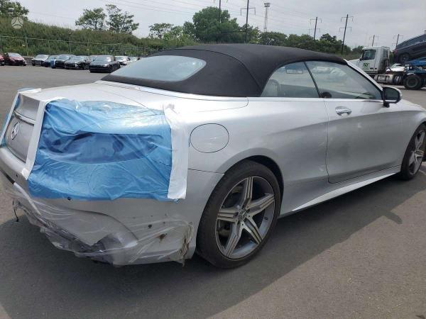 Pelēks Mercedes-Benz S63 AMG 2017 Kauņa, ar dzinēja tilpumu 5.46 L un nobraukumu 81 tūkst. km par 28000 €, foto 4 vietnē AUTOMOTO.COM.LV