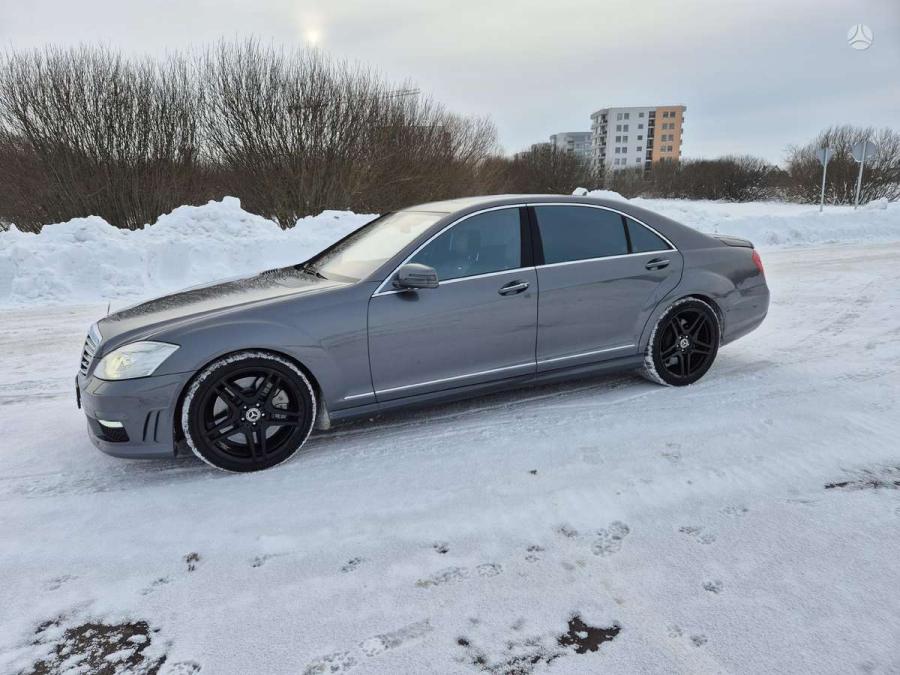 Серый Мерседес S63 AMG 2010 в Клайпеда, объемом двигателя 6.21 л и пробегом 181 тыс. км за 22000 €, фото 8 на AUTOMOTO.COM.LV