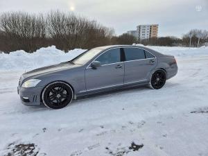 Grey Mercedes-Benz S63 AMG 2010 in Klaipeda, with an engine capacity of 6.21 L and mileage of 181 thousand km for 22000 €, photo 8 on AUTOMOTO.COM.LV