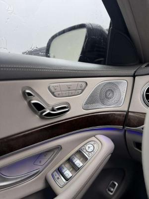 Grey Mercedes-Benz S63 AMG 2014 in Vilnius, with an engine capacity of 5.46 L and mileage of 190 thousand km for 36500 €, photo 13 on AUTOMOTO.COM.LV