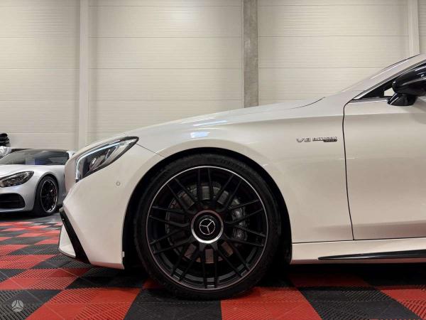 White Mercedes-Benz S63 AMG 2019 in Vilnius, with an engine capacity of 3.98 L and mileage of 62 thousand km for 99999 €, photo 9 on AUTOMOTO.COM.LV